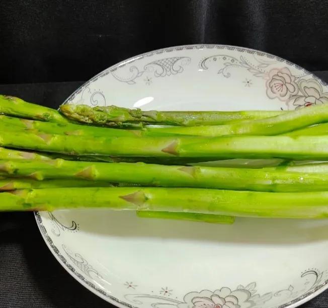 Known as the "King of Vegetables" and "Queen of Vegetables" - iNEWS