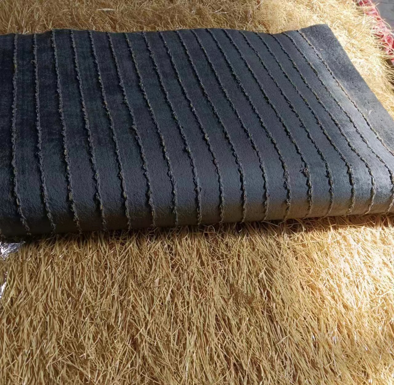 Artificial plastic imitation fake straw - iNEWS