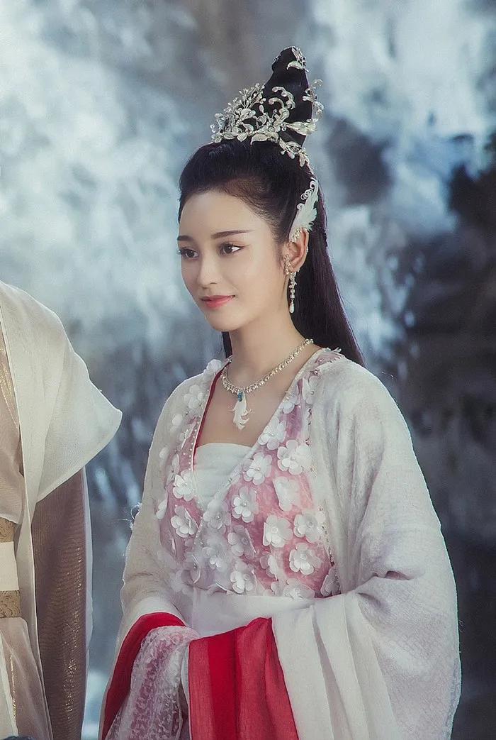 Star series wallpaper ~ Wang Yifei - iMedia