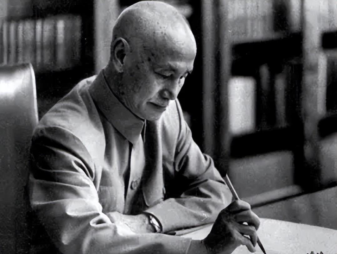 Chiang Ching-kuo recalled that before Chiang Kai-shek passed away, he ...