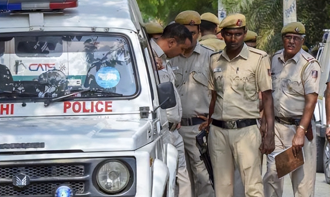 4 men in India collectively sexually assaulted lizards and photographed ...