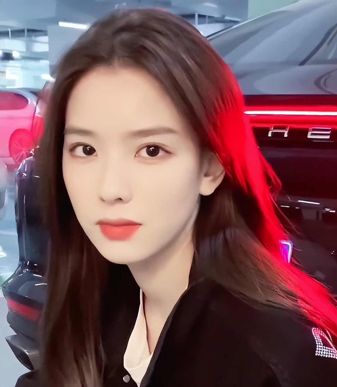 Wang Sicong's girlfriend took a group photo with her girlfriends, 6 people shared a face ...