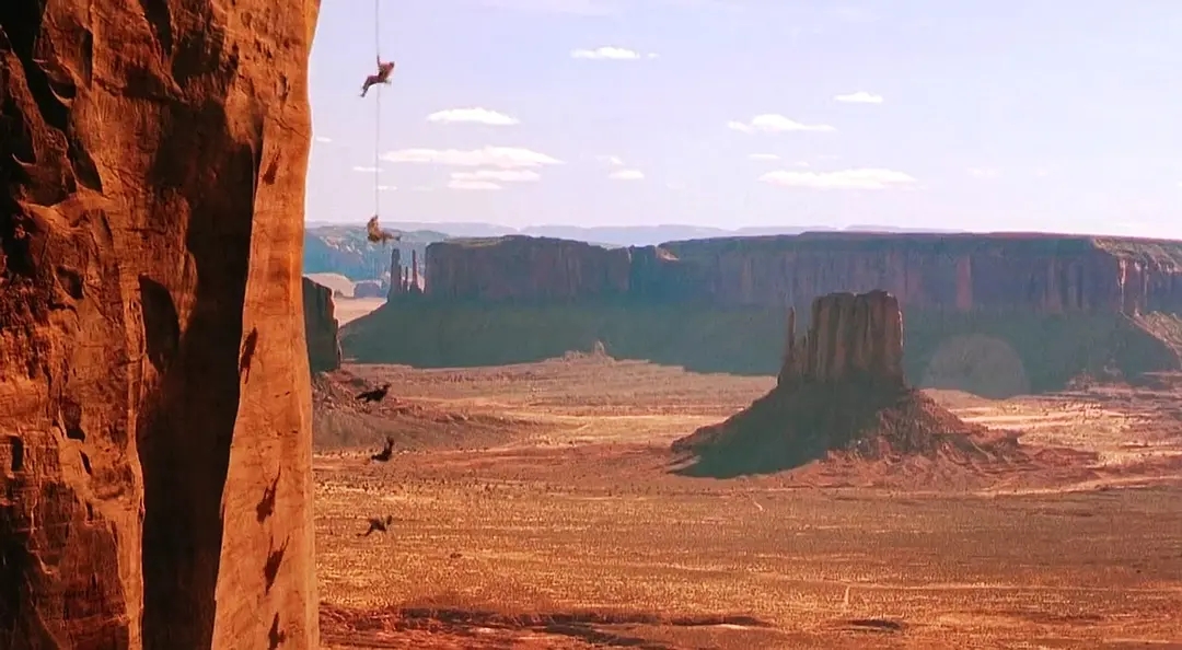 The girl is trapped in a 610-meter tower, and the whole process is high ...