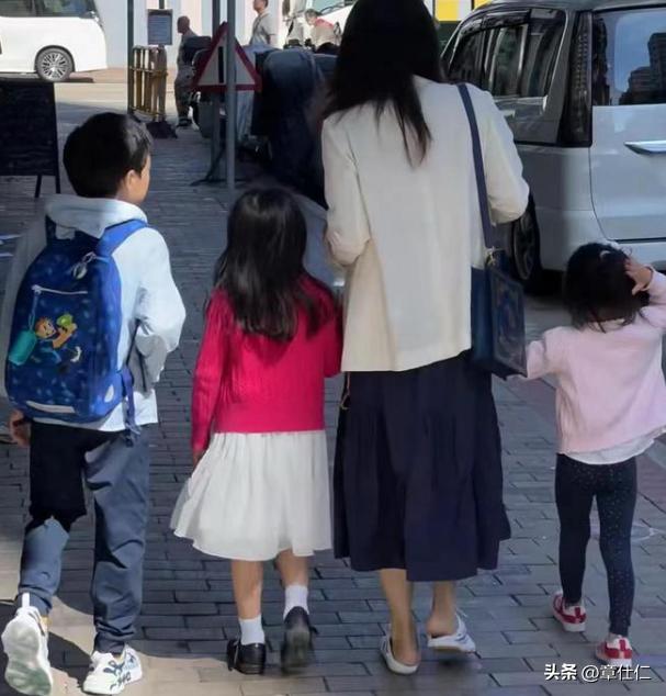 Guo Jingjing took her 3 children shopping alone and never brought ...