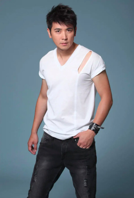 "The Brilliant Star and the Moon Rising to the Sea" are "young and old ...