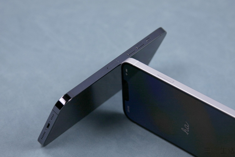 What it means when flagship phones will start using titanium - iMedia