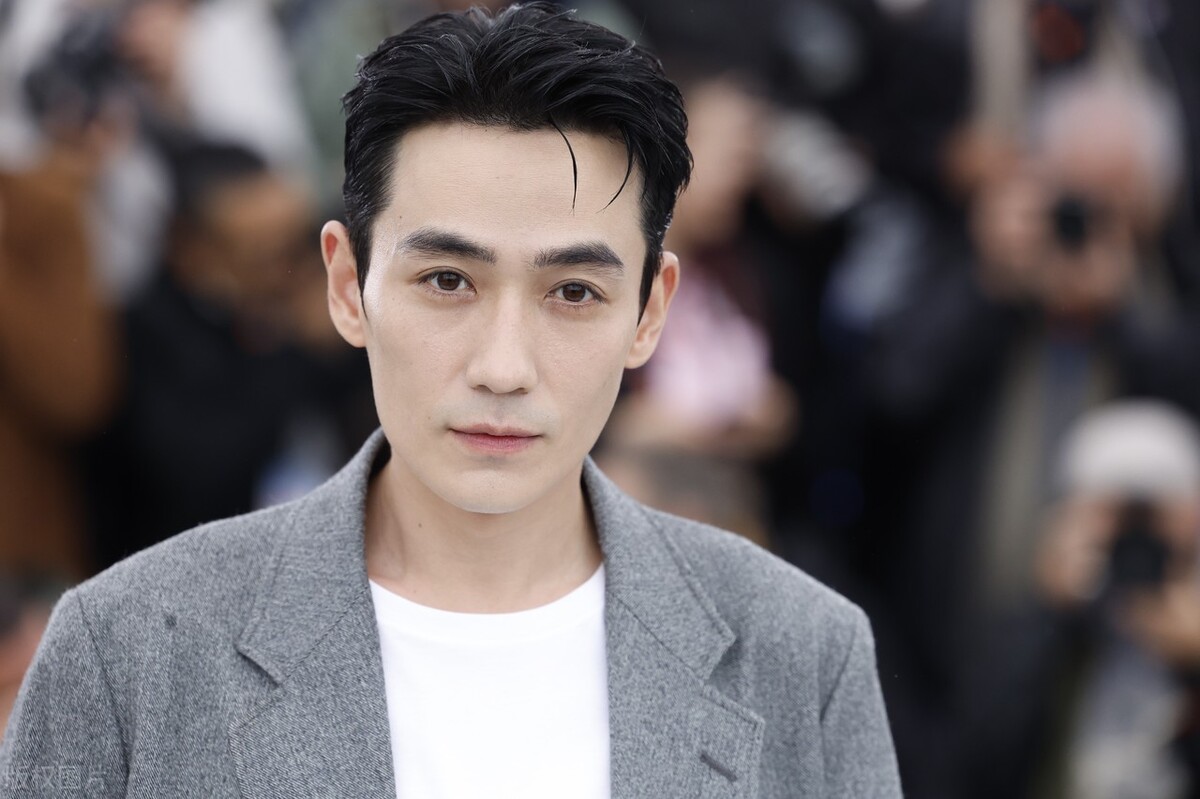 The red carpet in Cannes is star-studded, Little Li Zilong is handsome ...