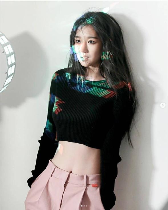 10 waist fine "A4 waist" actresses! Run'e, Yang Mi, and Lisa are all incredibly enchanting! - iNEWS