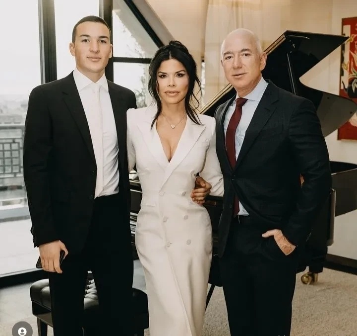 Bezos and his girlfriend Lauren Sanchez attended a party to show their ...