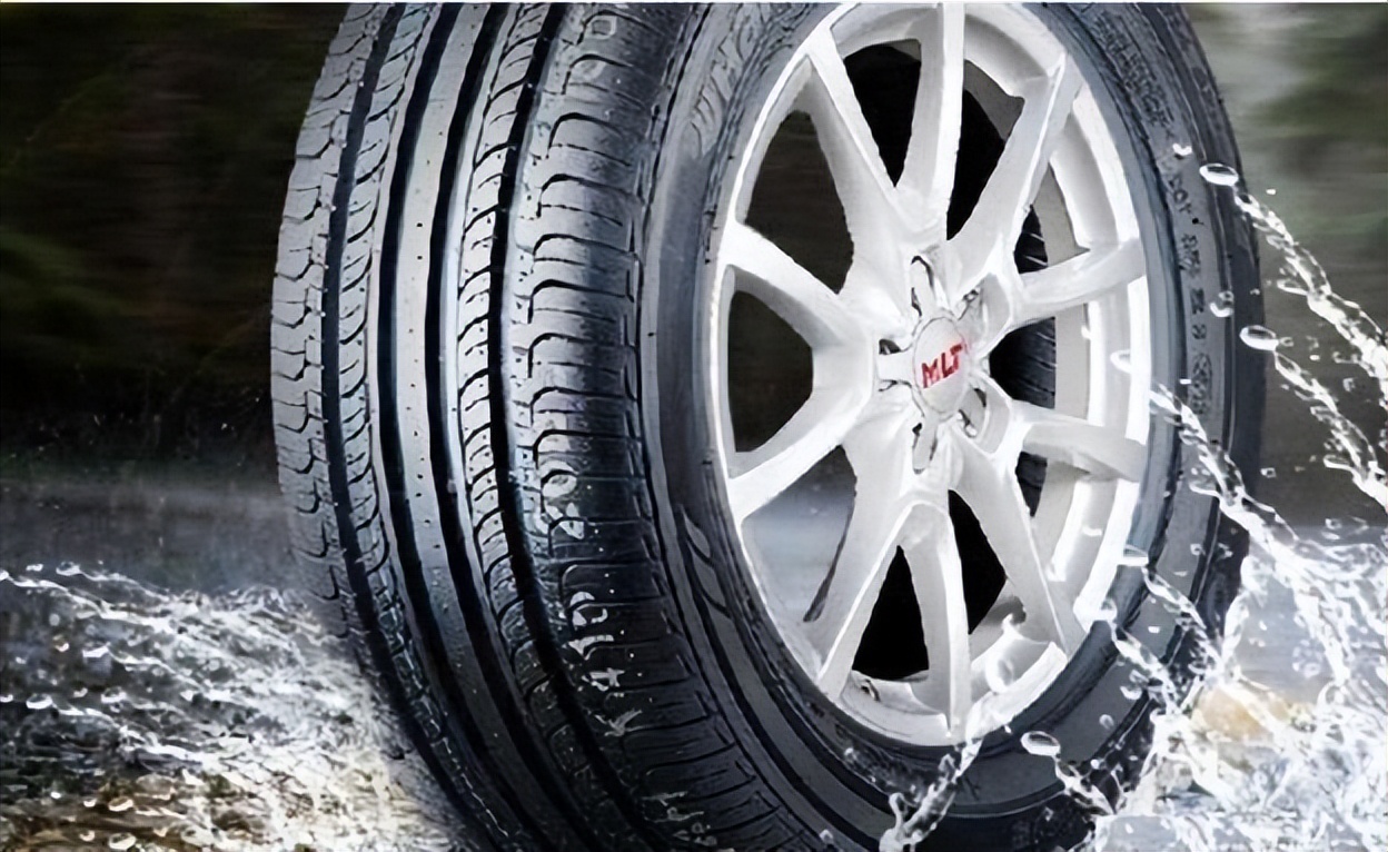 What is the difference between "three grooves" tires and "four grooves ...