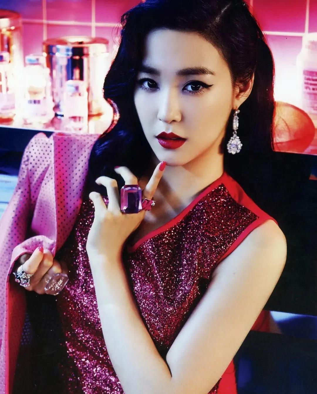 Korean female singer Hwang Mi Young - iMedia