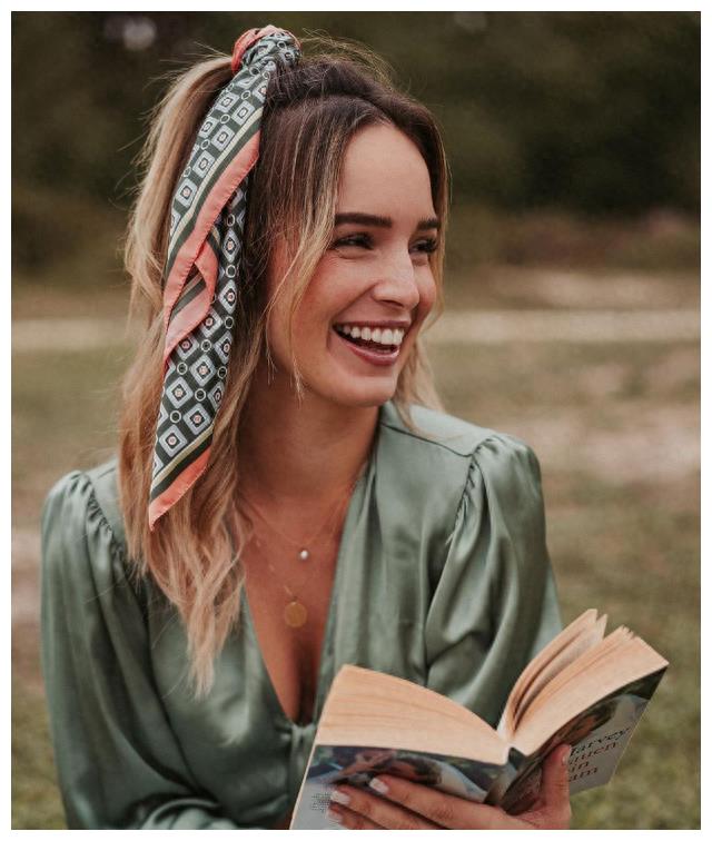 Julia Rmmelt a beautiful lady with a super nice smile - iMedia