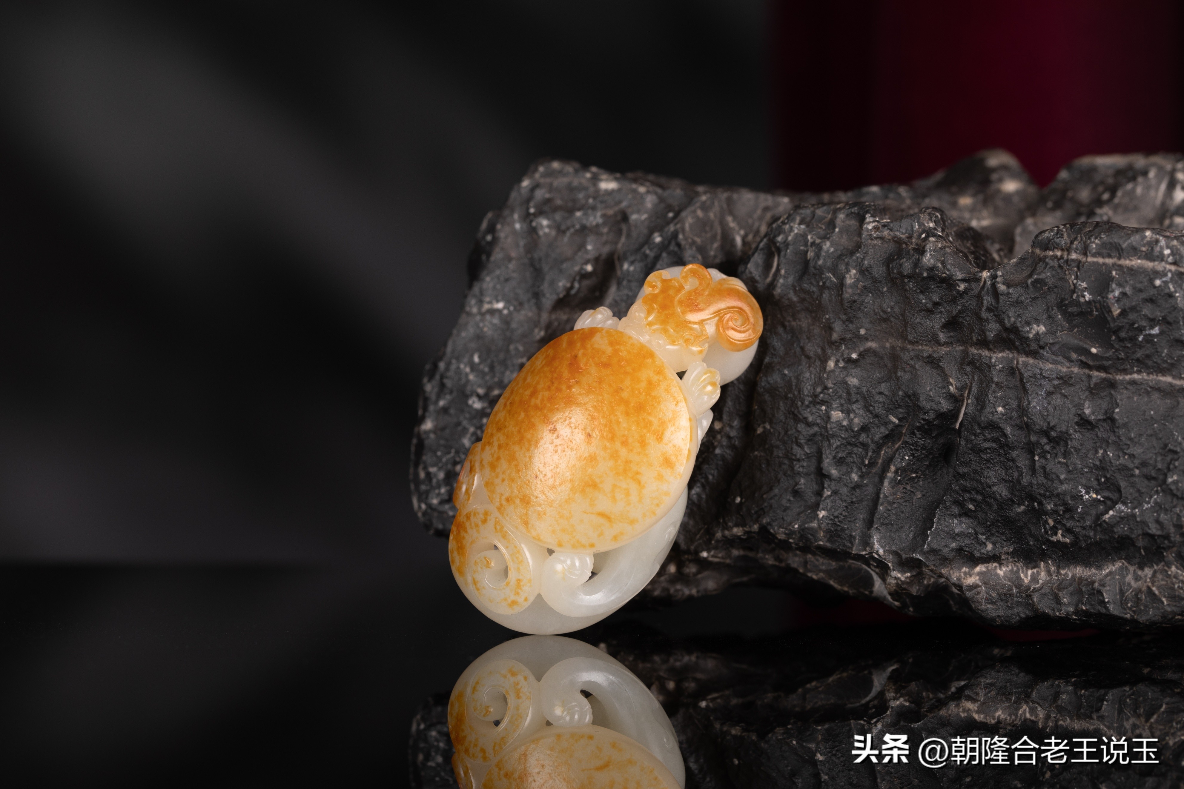 Xinjiang Hetian jade seed material Chilong auspicious beast pendant is ...