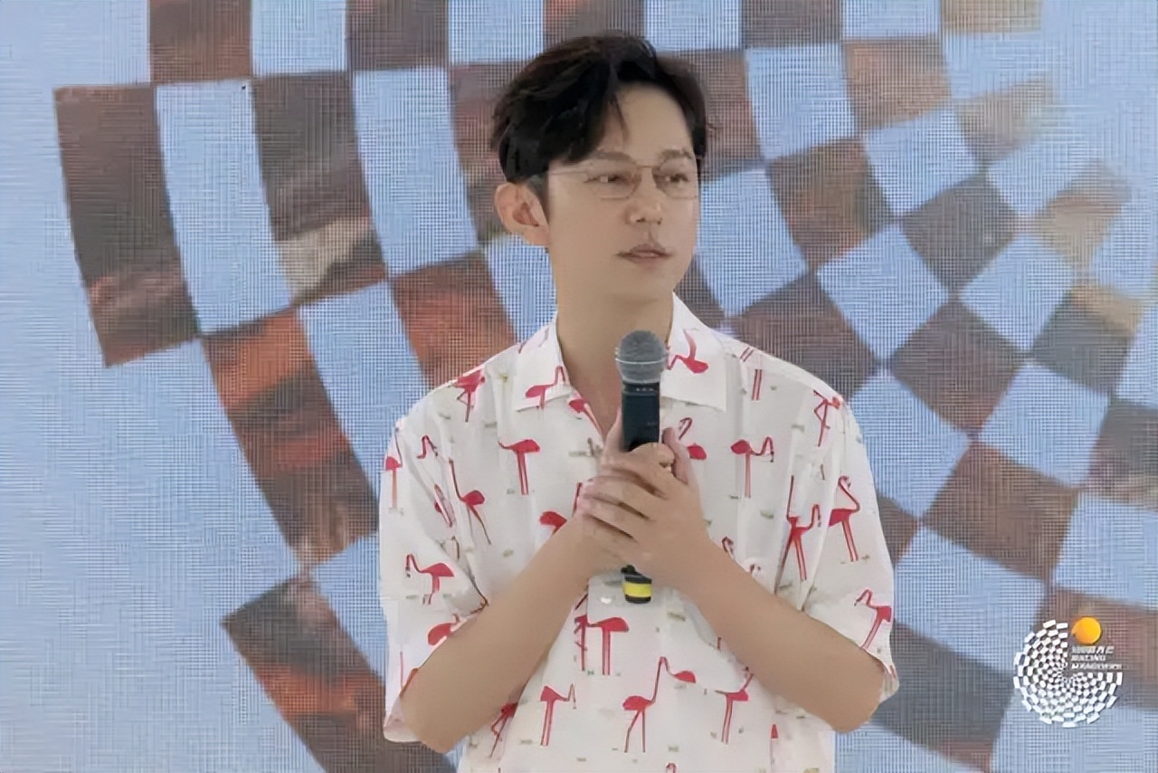 "100 Lights": In addition to the two pillars of He Jiong and Wang Han ...