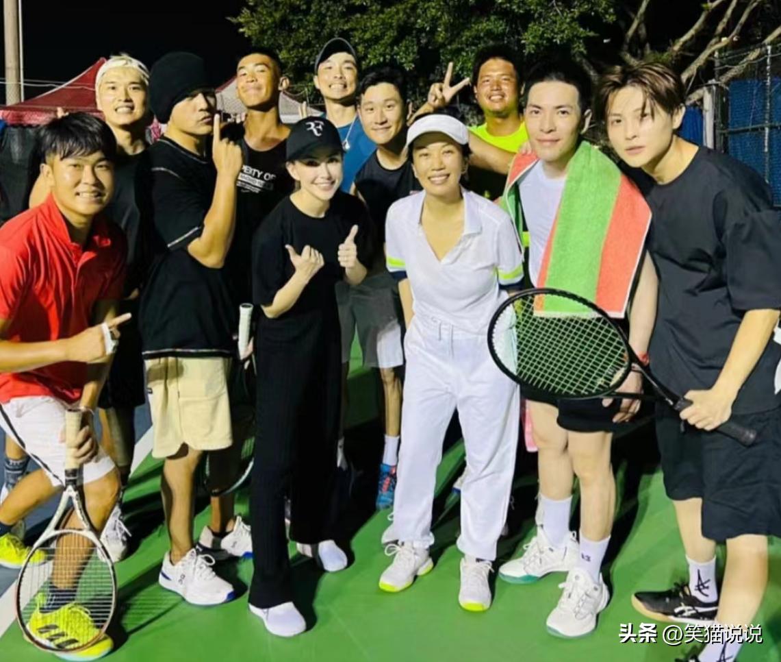 Jay Chou posted photos of friends gathering together: showing off his ...