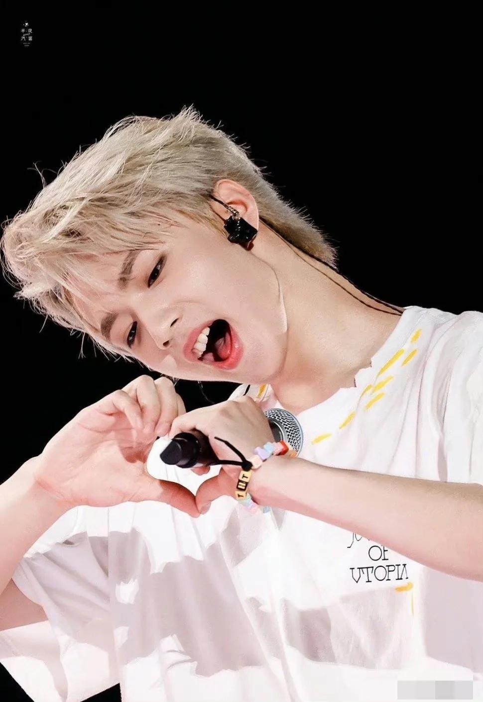 Liu Yaowen undress, save me, so handsome - iNEWS