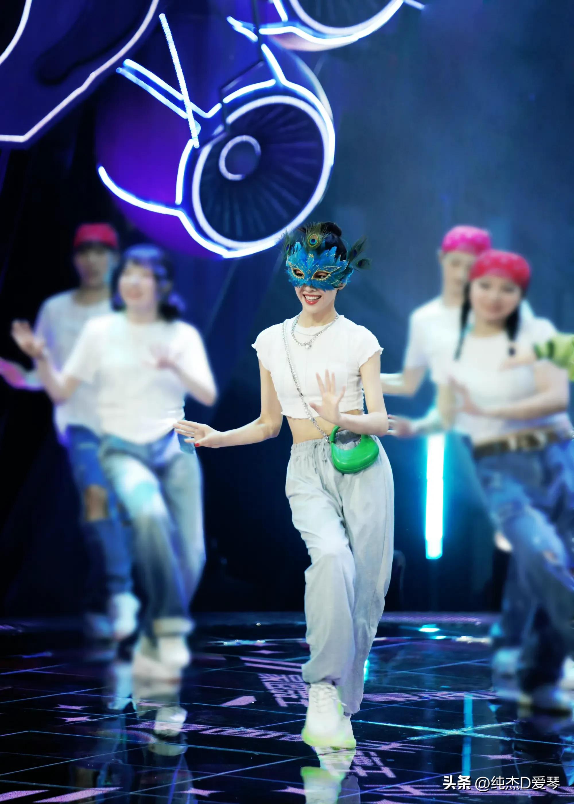 Beautiful and delicate dancer - iMedia