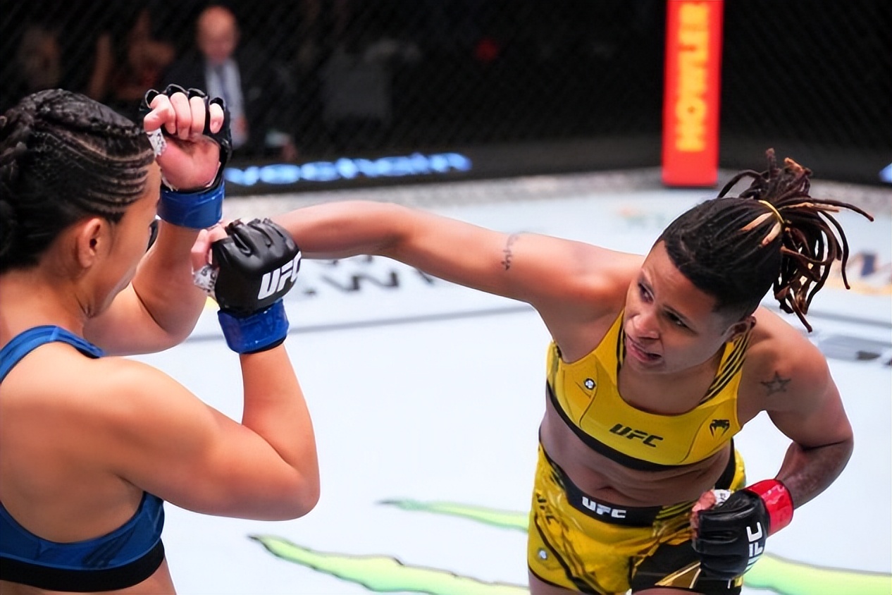 China's Hong Kong female boxer fights in UFC, the prospect of being KO ...