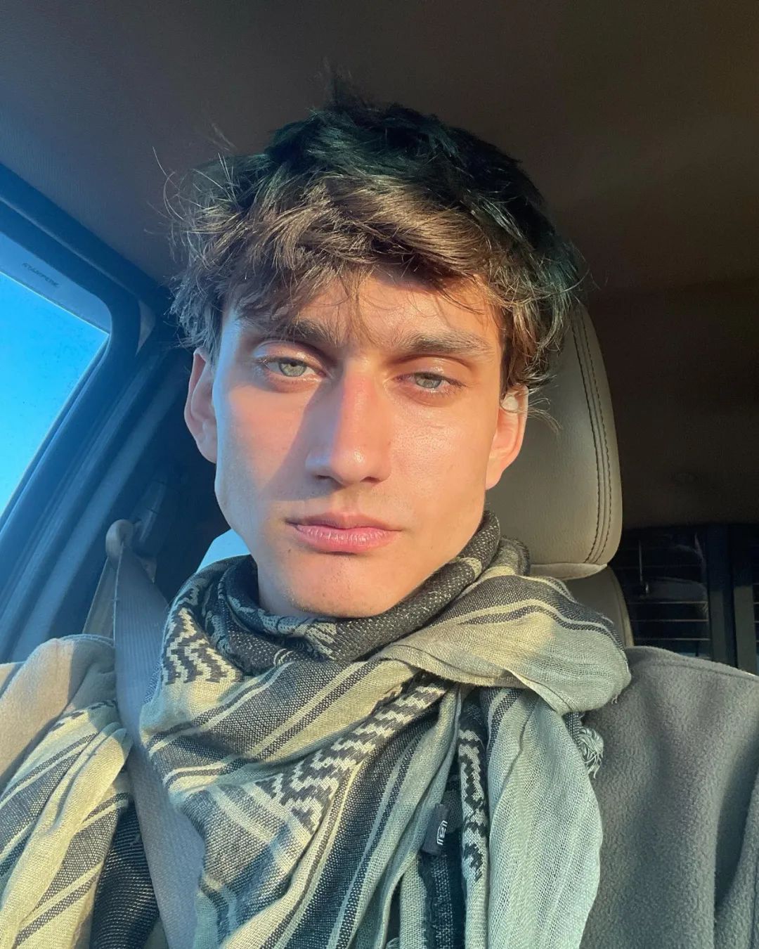 Polish male model went to Ukraine to support... - iNEWS