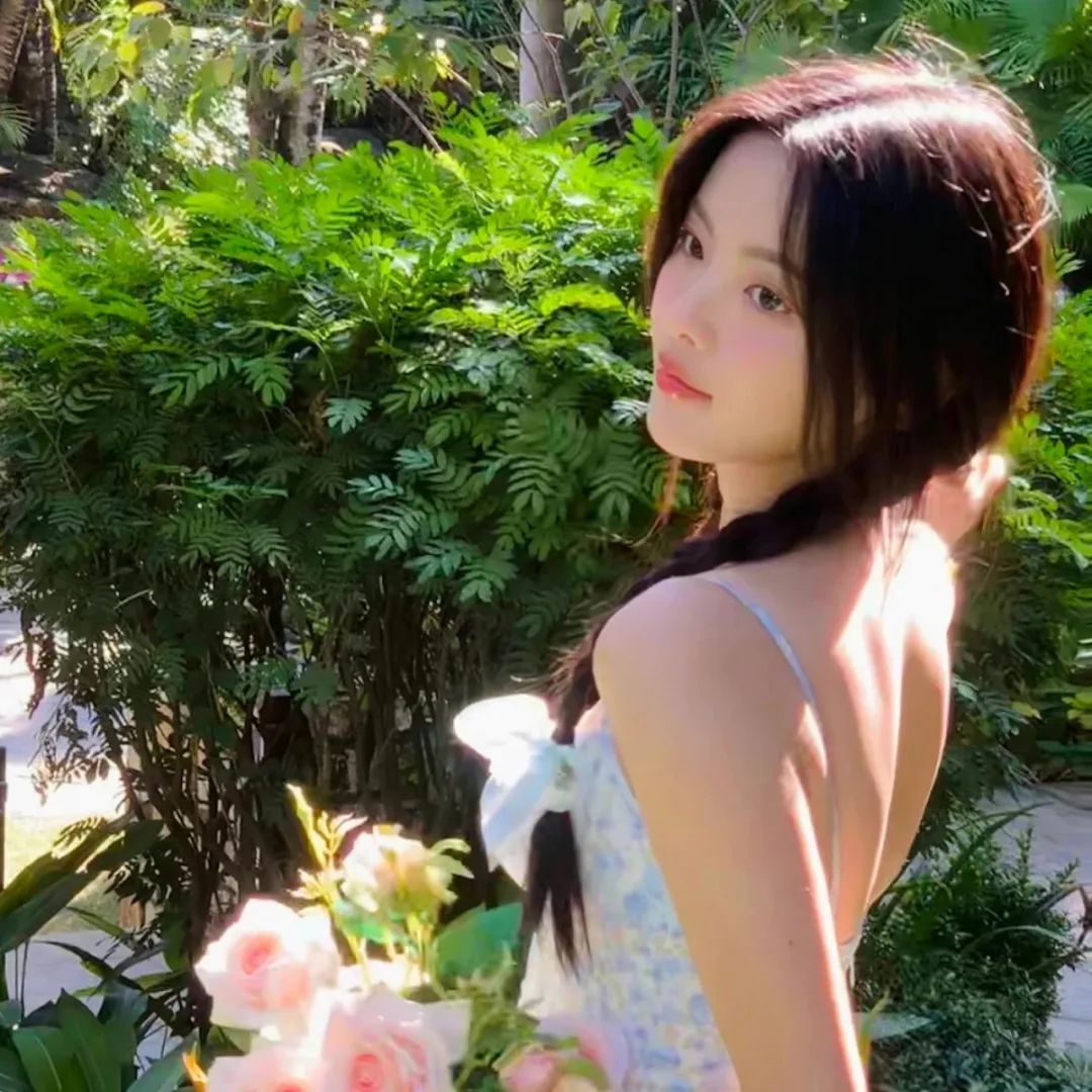 Little Gossip, Song Qian, Chun Xia, Yang Chaoyue - iMedia