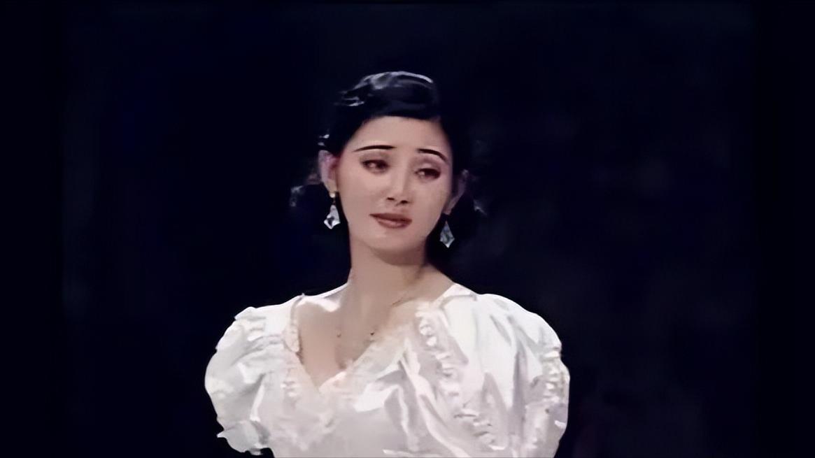 The 20-year-old Xu Fan is so beautiful, Feng Xiaogang bluntly said that ...