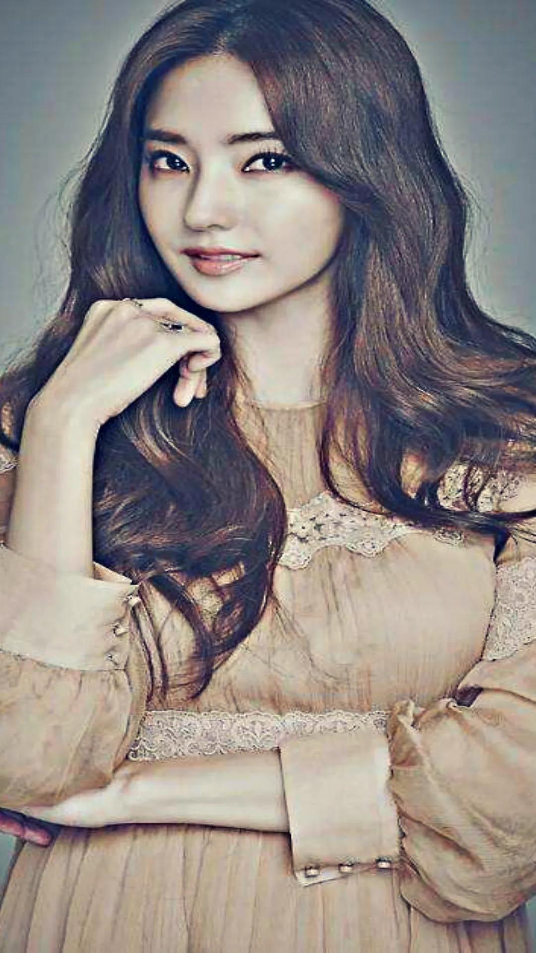 Beautiful pictures of Han Caiying - iNEWS