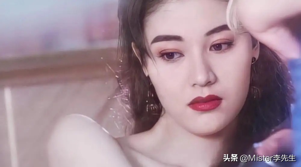 Li Jiaxin won the championship of Miss Hong Kong at the age of 18, and ...