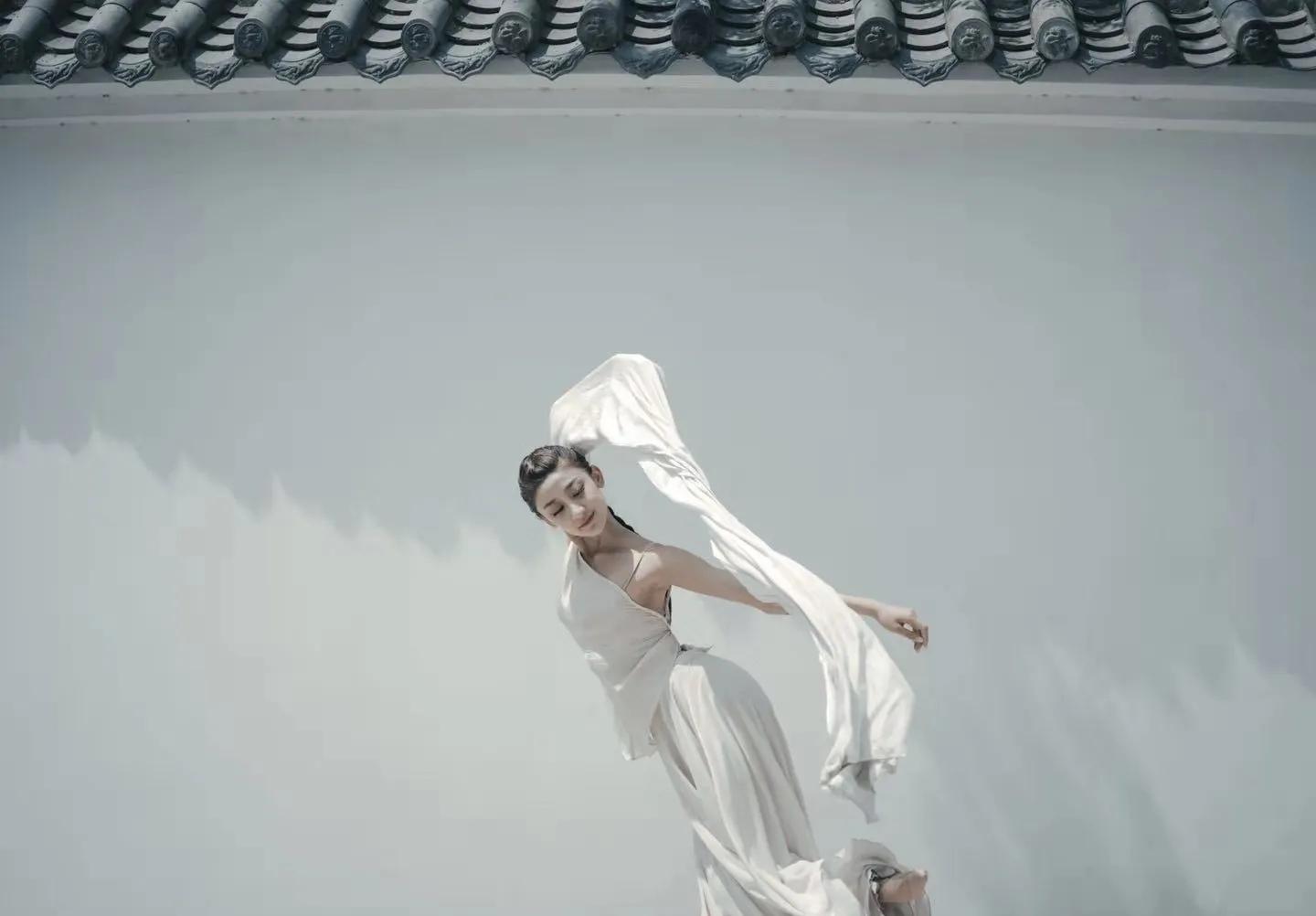 Li Yiran is so beautiful - iNEWS