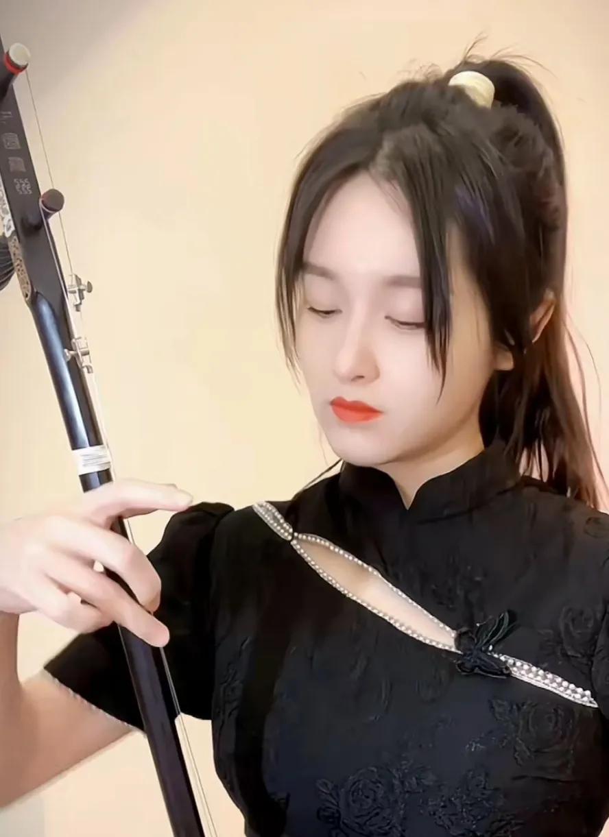 Why do you like to play erhu, and where are the differences in the ...