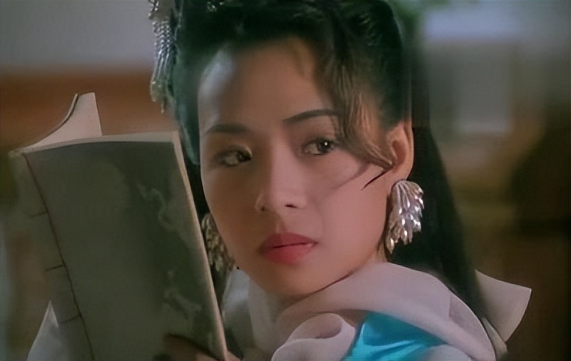 Ye Zilin: The figure is perfect and intellectual, and he spent two ...