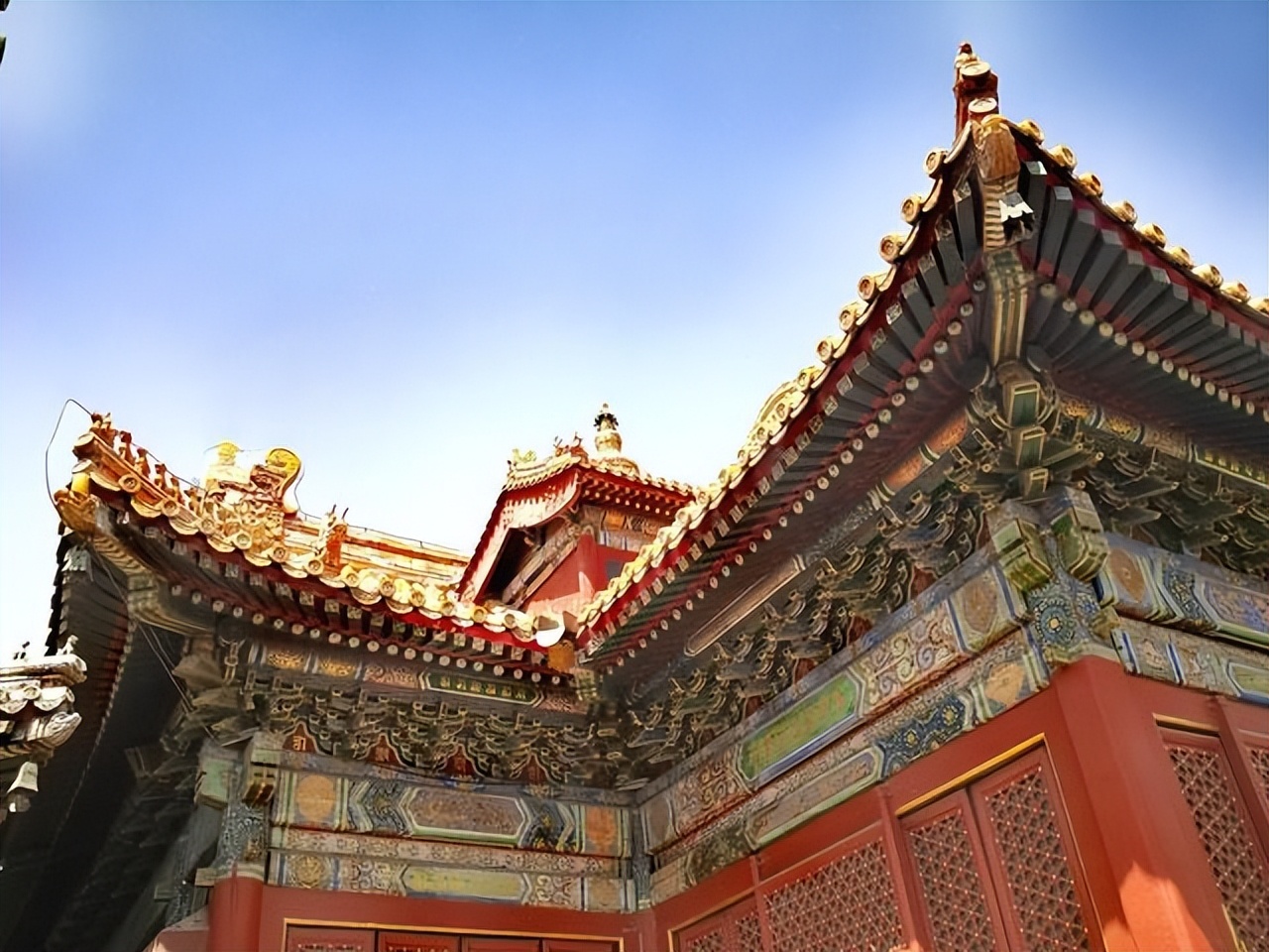 Explore the Ming Dynasty's use of "green bricks" and its military ...