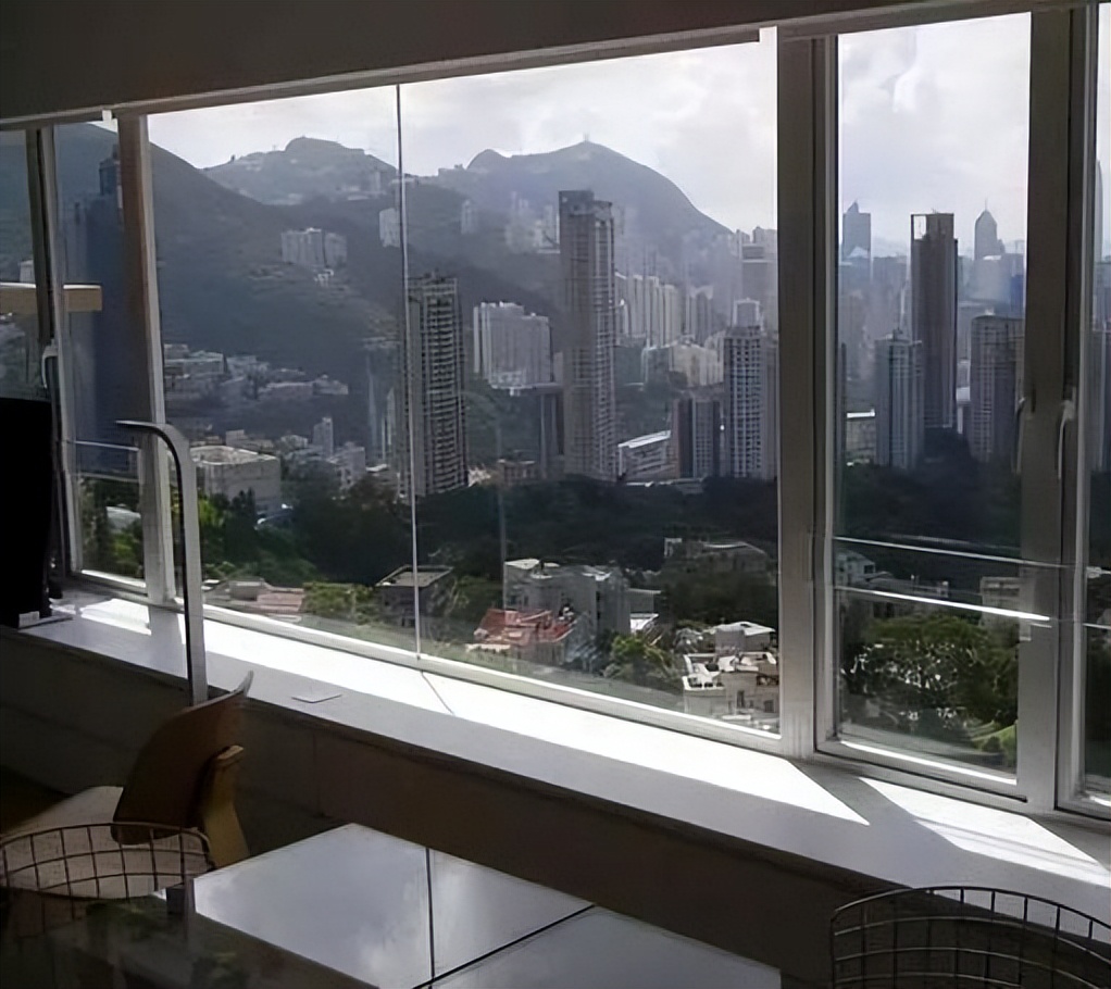 Why do some people prefer to open the windows to eat ashes rather than ...