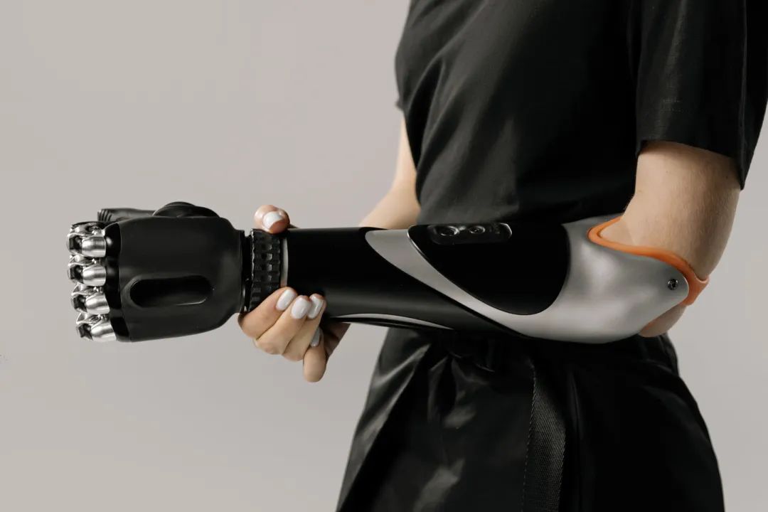 Brain-computer interface and motion prosthesis - iNEWS
