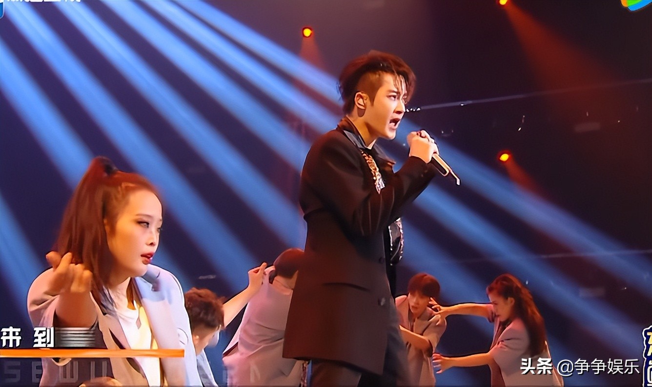 Tan Jianci and Meng Jia sing "Beautiful Eyes", Zhou Shen laughs at ...