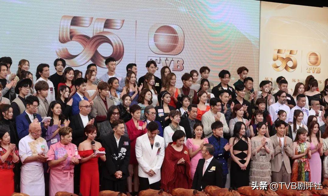 The TVB group photo highlights the status of the artist, Tang Shiyong ...