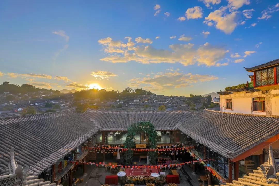 At the end of 2021, come to Lijiang Dayan Flower Alley to listen to ...