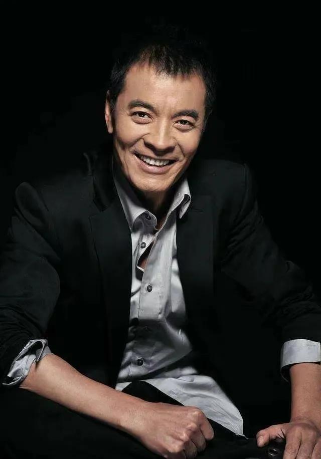Liu Wei: The first love was He Qing, who lived together with Yang Ruoxi ...