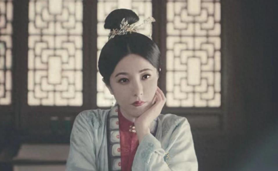 "Under the Busty City" is a movie about Xiang Hanzhi who was born in ...