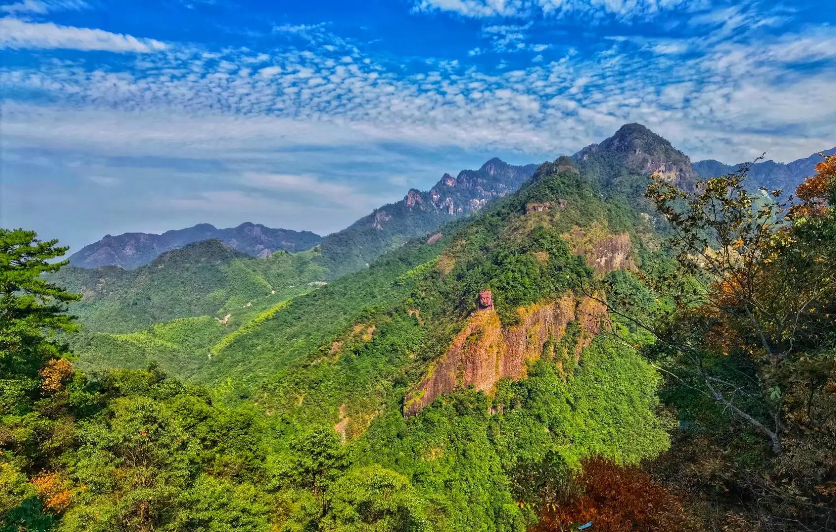 "Linjiang Immortal" Climbing Dajue Mountain - iNEWS