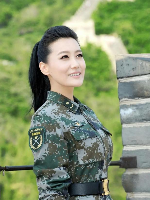 Military singer Tan Jing: Marrying a 9-year-old scientist husband and ...