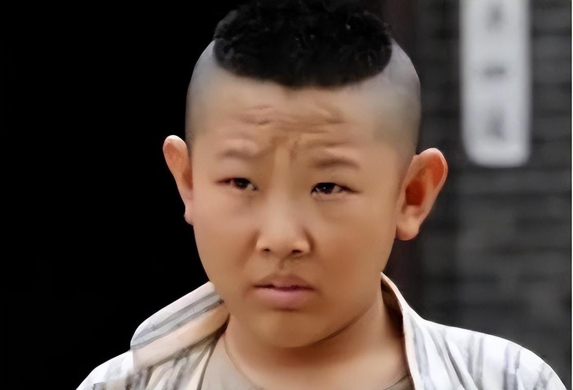 Actor Hou Xiang: He stopped developing at the age of 9, his appearance ...