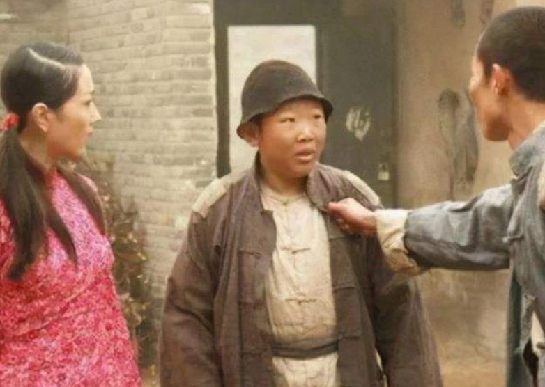 Celebrity Hou Xiang: The super short 36-year-old actor and his wife ...