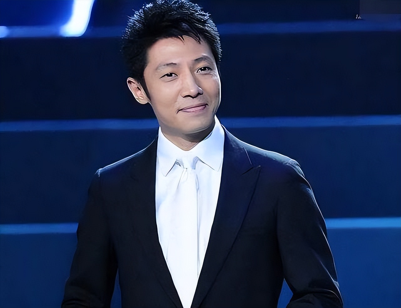 Why can Wang Jianing replace Li Sisi to host the Spring Festival Gala ...