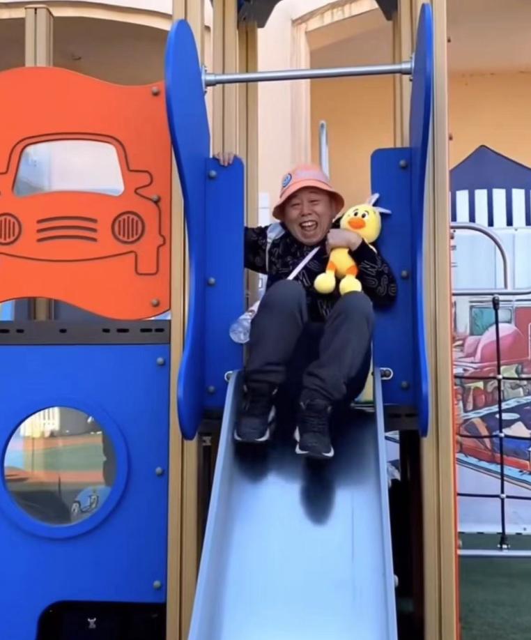 Stunned!The old artist Pan Changjiang is controversial again!This dress ...