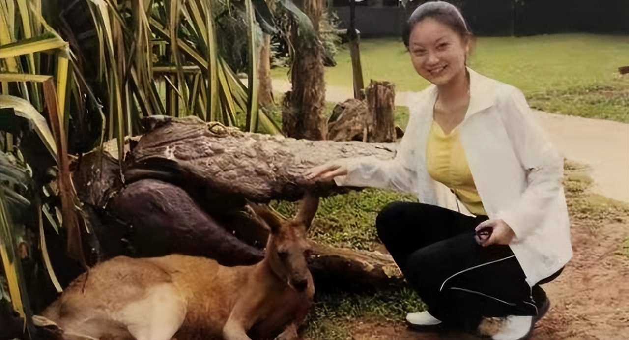 Chen Ting: At the age of 19, Zhang Yimou gave birth to 3 children after dropping out of school ...