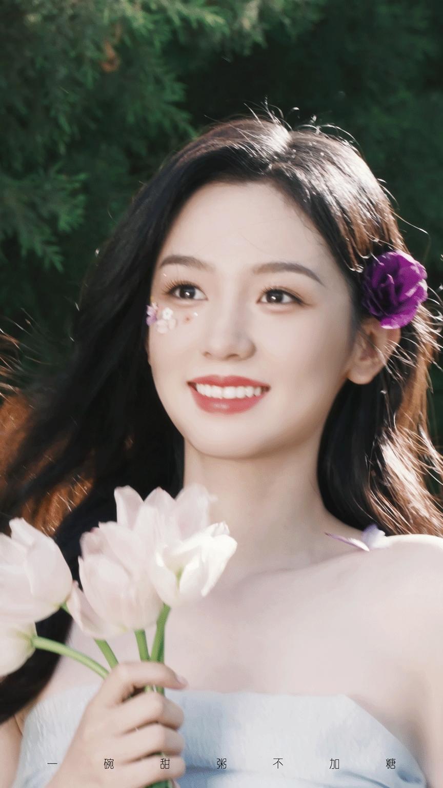 Pretty face sniper Zhou Ye - iNEWS