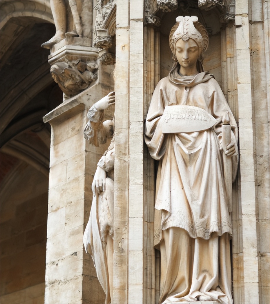 The "Divinity" of Image: Symbols and Religious Thoughts in Ancient ...