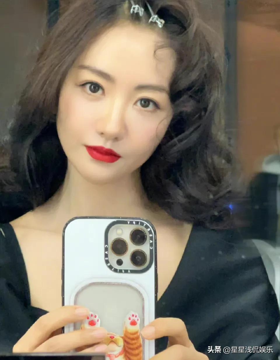 Comparison photos of Yang Rong before and after putting on makeup, the ...