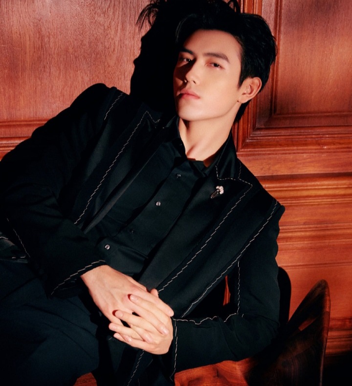 Yang Yang, a super-photographer, was detained for five days and posted ...