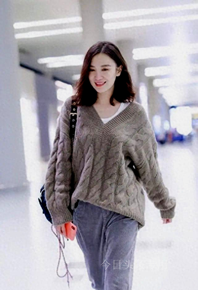 Song Jia was too confident when she walked into the airport without ...
